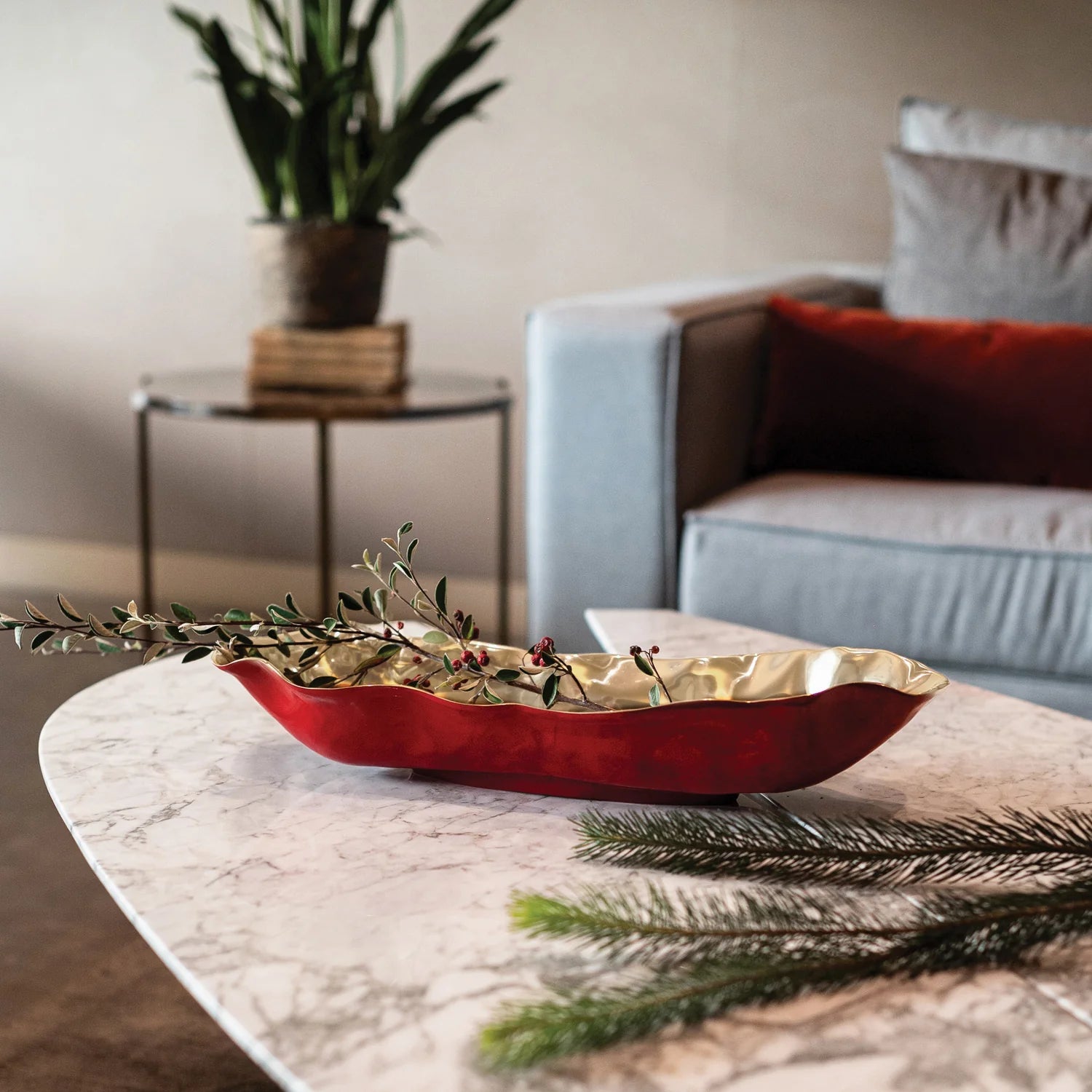 Thanni Vento Red and Gold Long Centerpiece – Park Shores